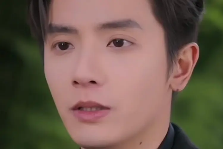 Hà Thông Duệ là ai? Tiểu sử & 15 phim ngắn ngôn tình làm nên tên tuổi